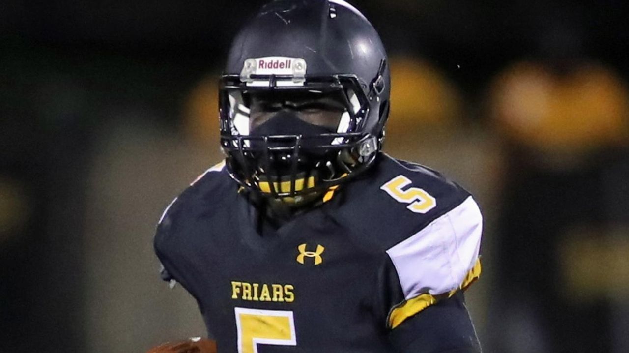 Sean Bryan scores three TDs as St. Anthony’s routs Iona Prep - Newsday