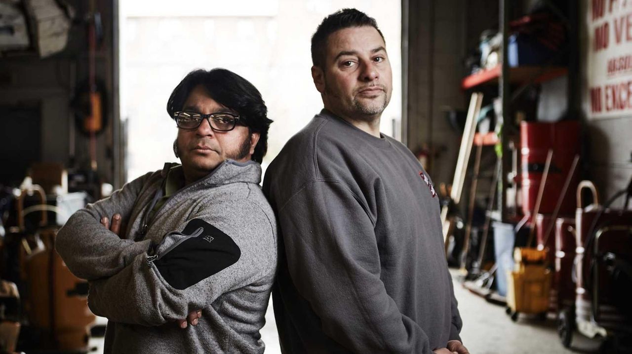 'Leepu and Pitbull' a custom-car match made for TV - Newsday