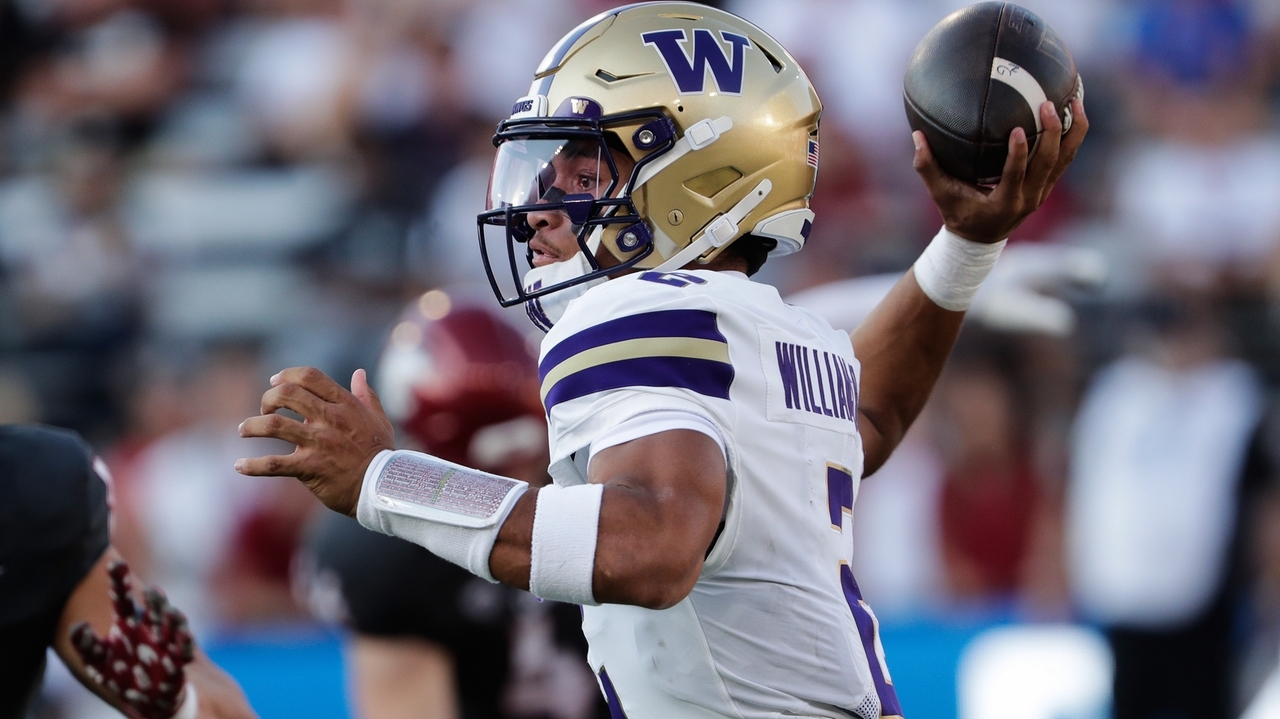 Demond Williams Jr. leads Washington over Washington State 59-24 in ...