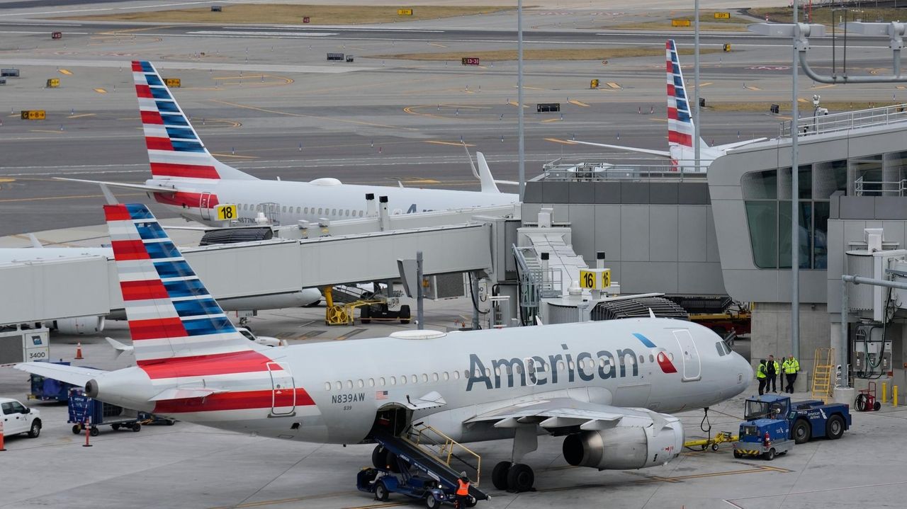 American Airlines to buy 260 new planes from Boeing, Airbus and Embraer to meet growing demand ...
