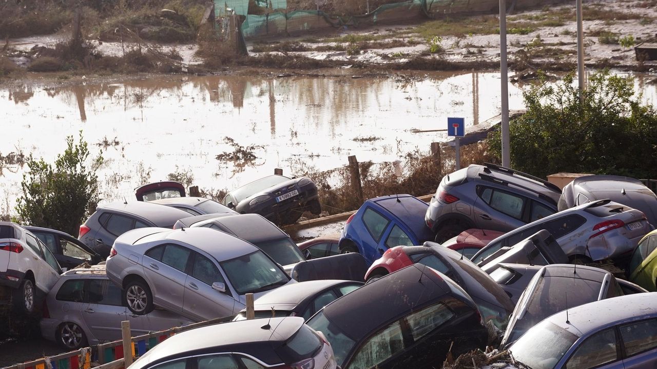 Last-place Valencia focused on helping victims of the deadly floods in ...