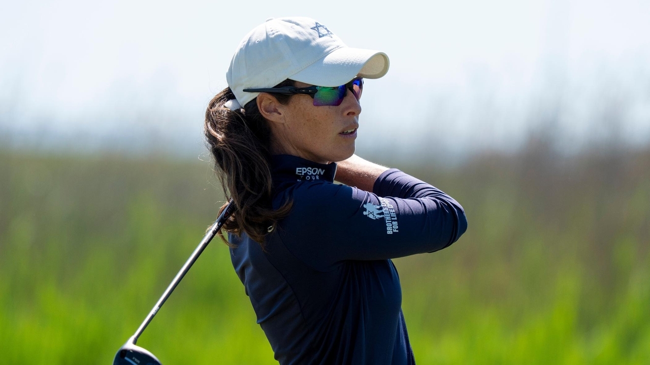 Laetitia Beck has career-low 63 and leads new mom Estrup by 1 shot at ...