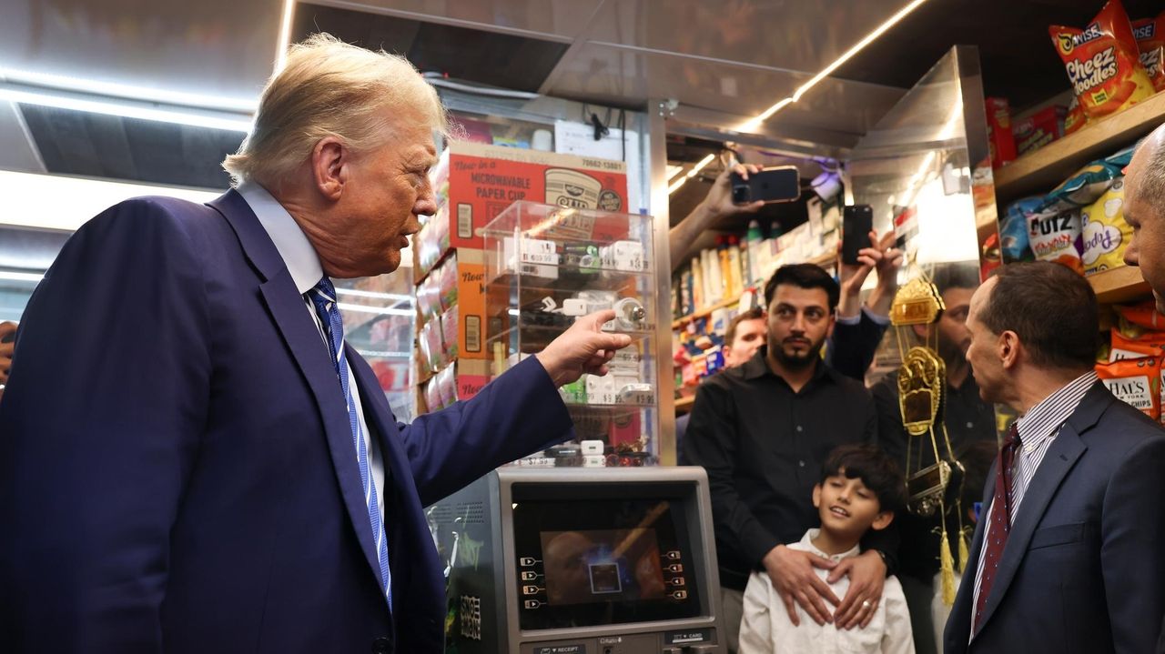 Trump goes from court to campaign at a bodega in his heavily Democratic ...