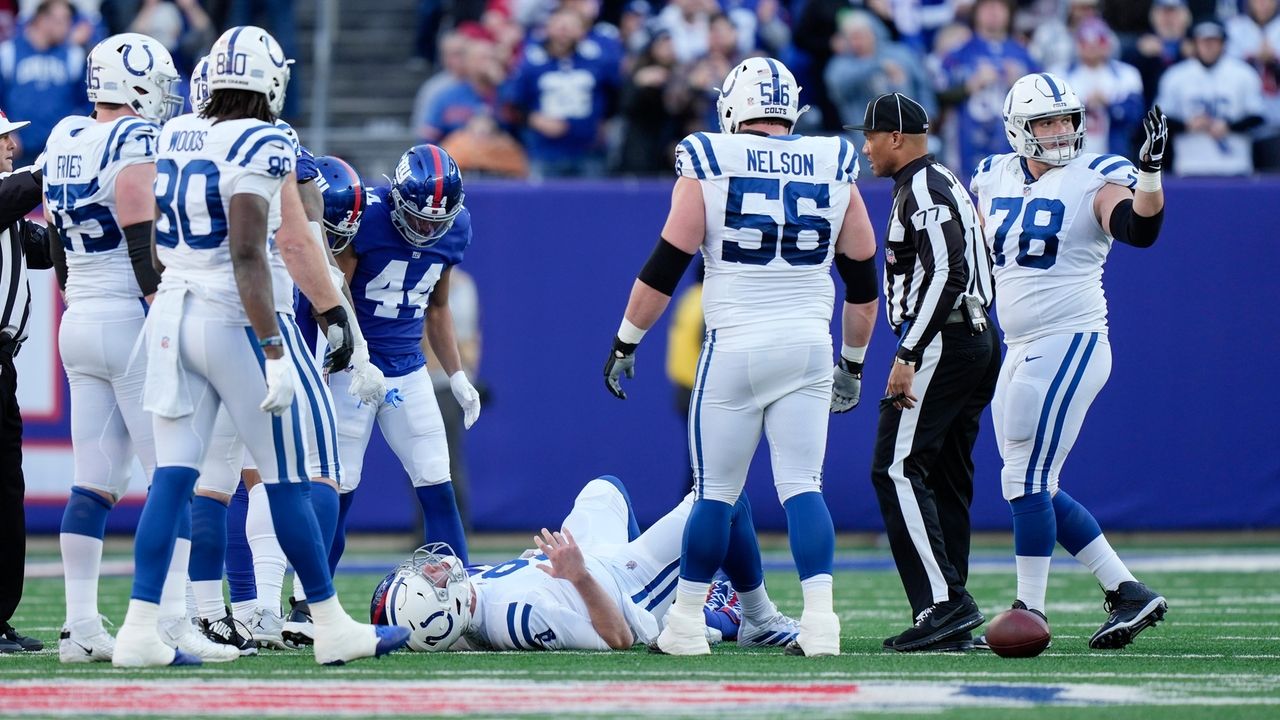 Colts' Jeff Saturday still annoyed with Kayvon Thibodeaux's 'snow angel' celebration - Newsday