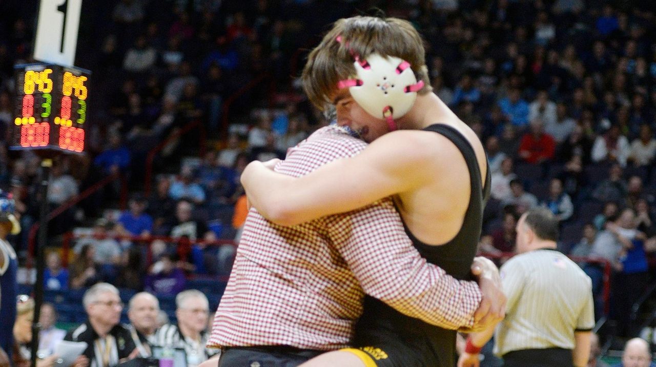 Wantagh's Justin Vines wins 126-pound state championship - Newsday