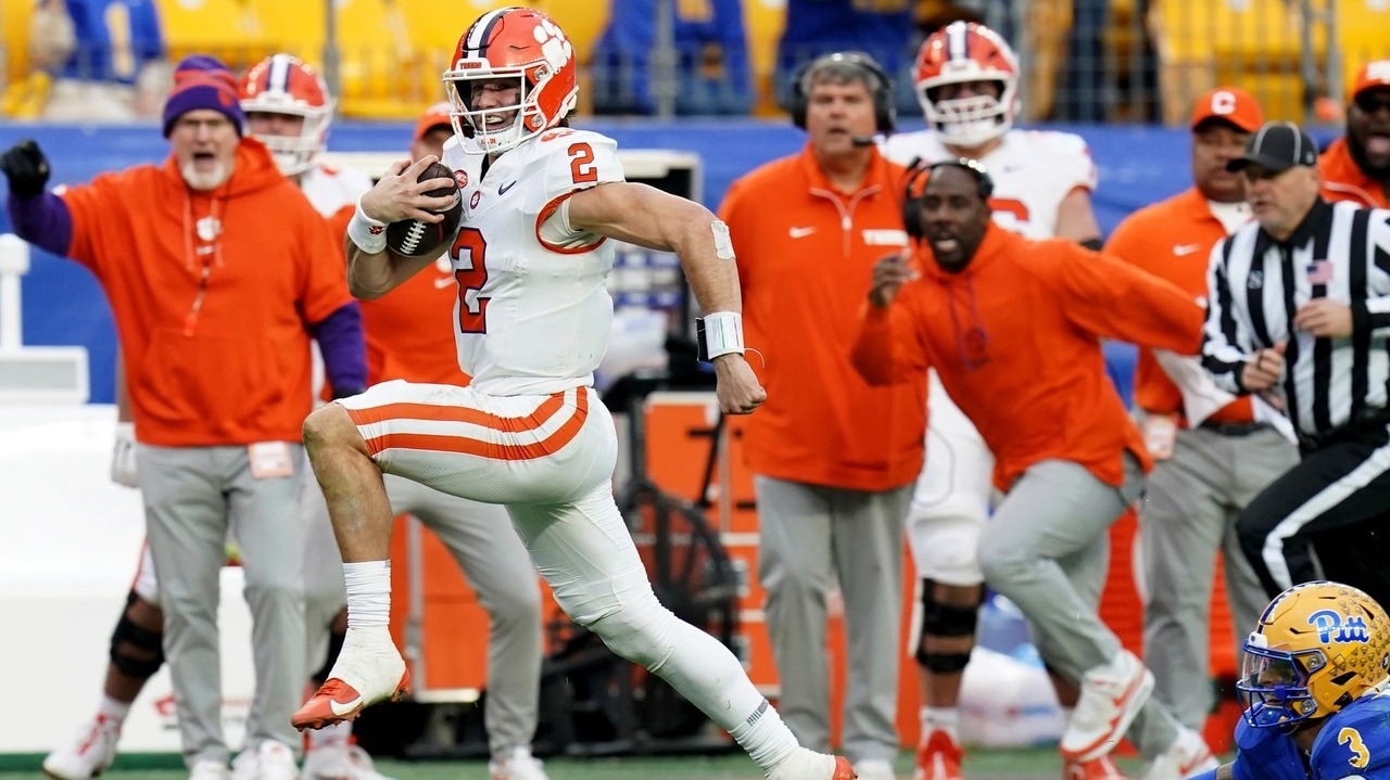 Klubnik's late touchdown run helps No. 17 Clemson escape with a 24-20 ...
