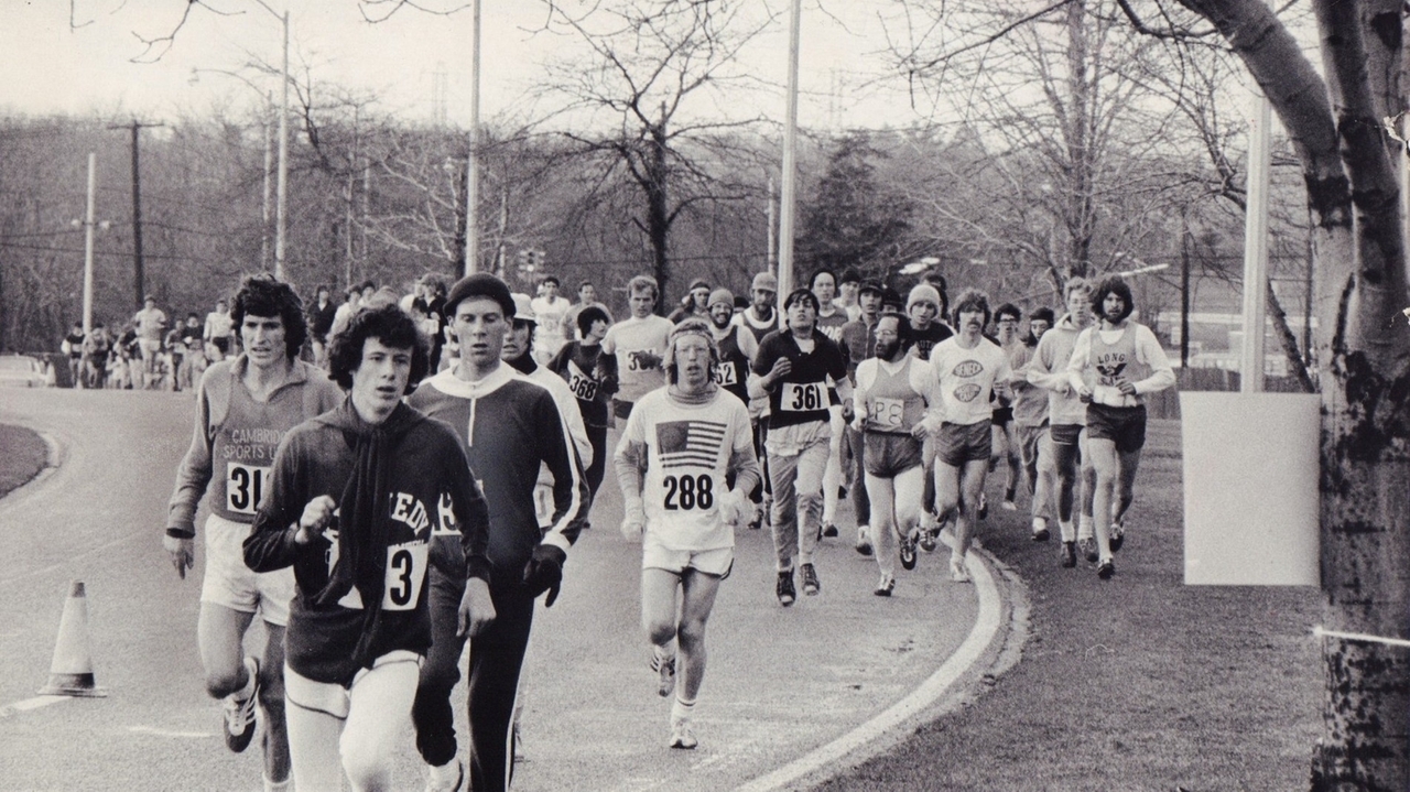 Ex-professor writes book about the Long Island running scene - Newsday