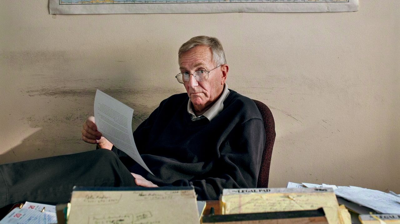 Laura Poitras' 'Cover-Up': Seymour Hersh's investigative legacy - Newsday