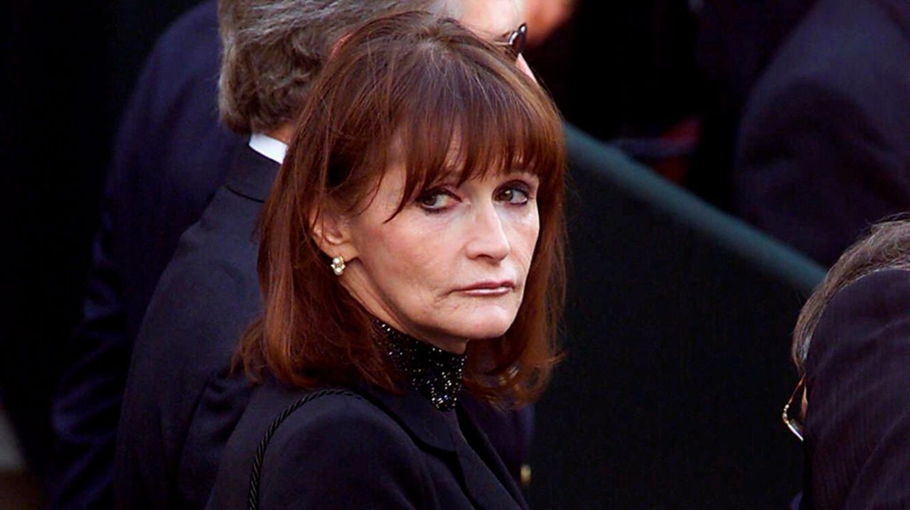 Margot Kidder, who played Lois Lane in 'Superman,' dies - Newsday