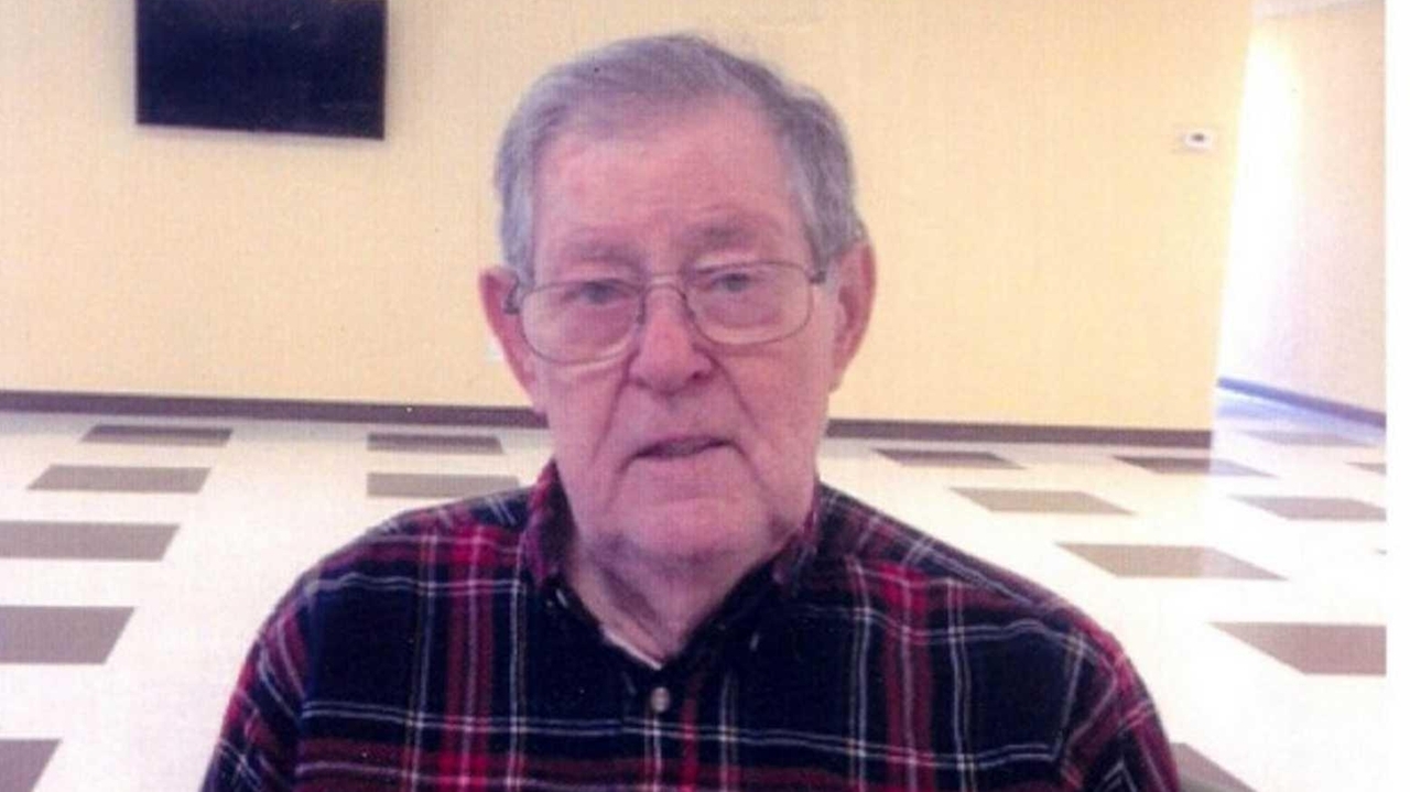 Robert J. Moore, early leader of Port Jefferson Village, dies at 86 ...