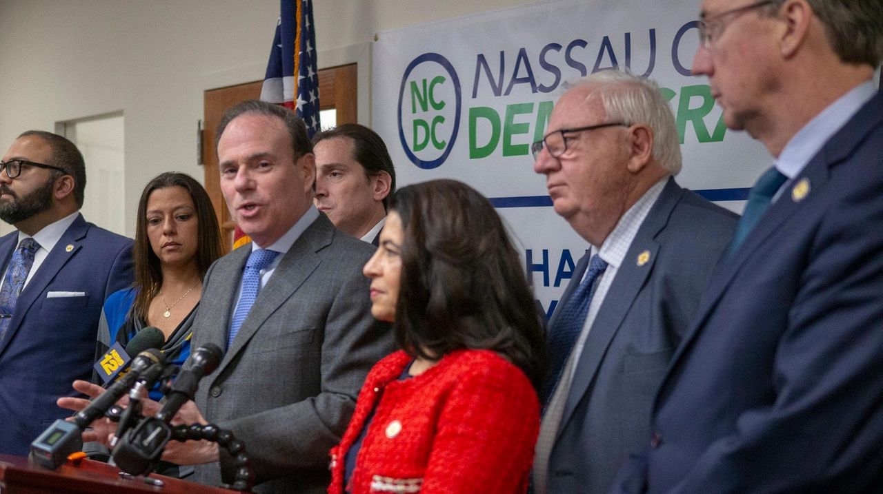 NY democrats working to make voting easier for constituents - Newsday