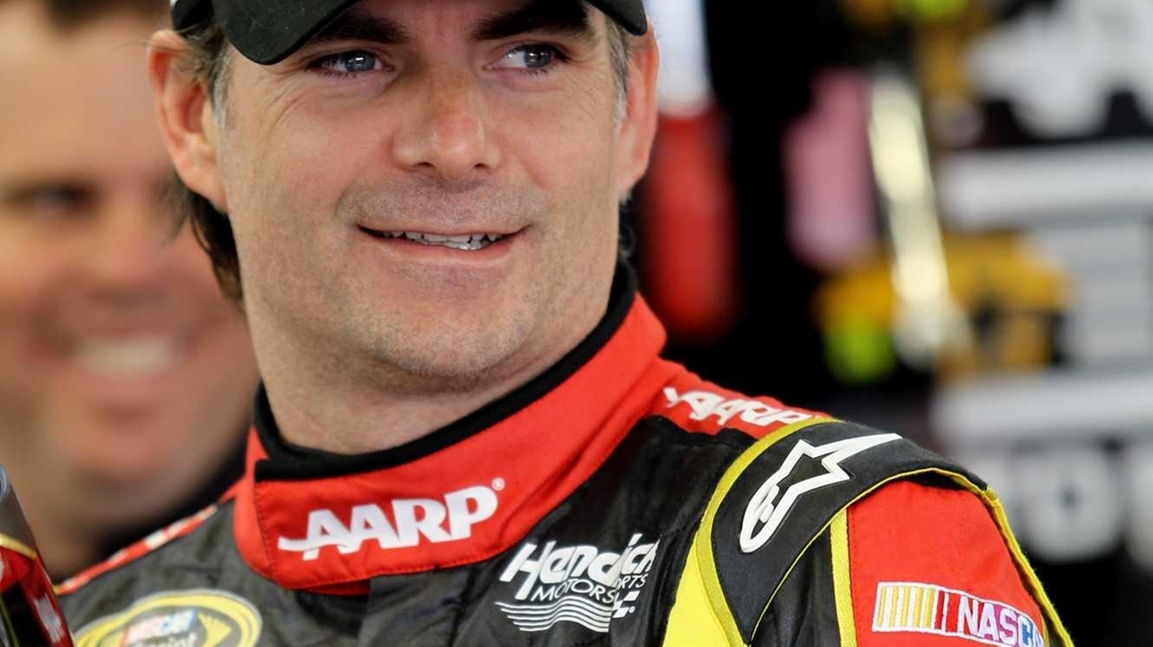 Jeff Gordon pranks car salesman in Pepsi commercial - Newsday