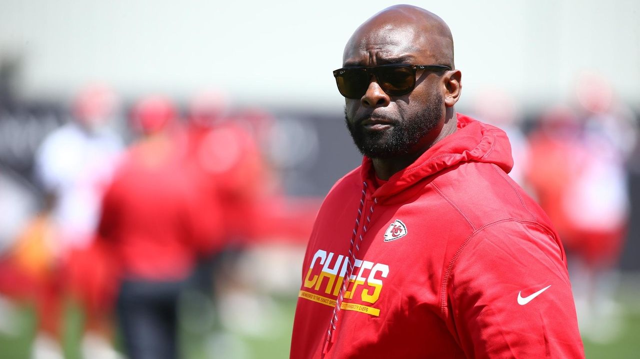 Super Bowl 2025: Hempstead's Tim Terry has come around on Patrick Mahomes, and then some - Newsday