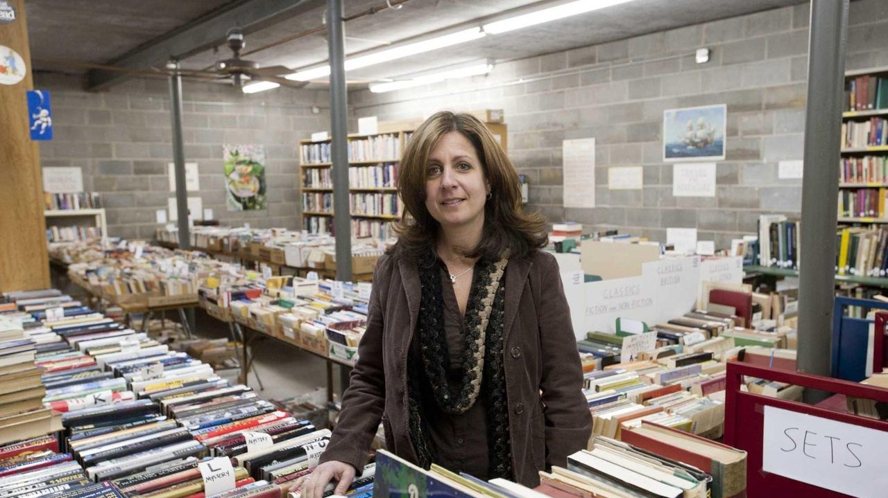 Shelter Island library gets new library cards - Newsday