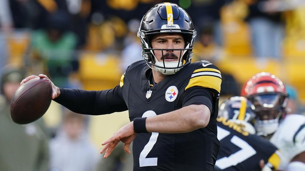 Steelers run past Bengals 34-12 but lose Aaron Rodgers to a left hand ...