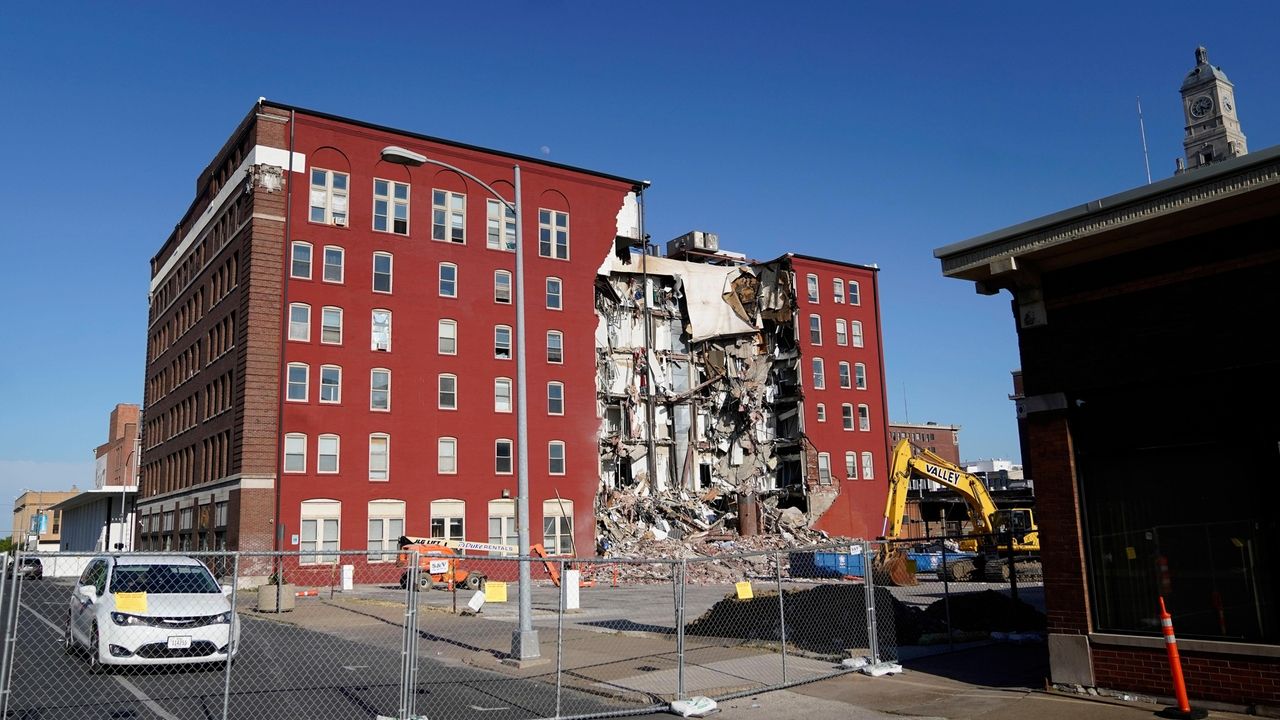 Report blames deadly Iowa building collapse on removal of bricks and ...