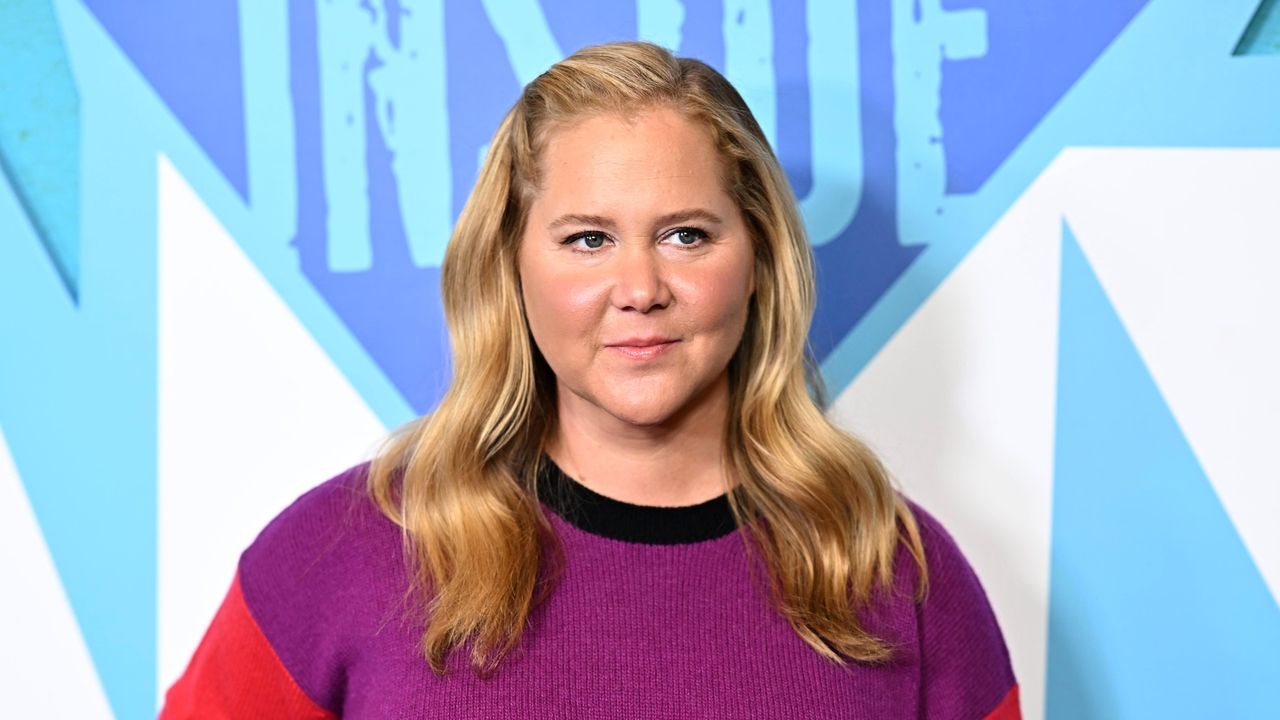 Amy Schumer to host 'SNL' on Nov. 5 - Newsday