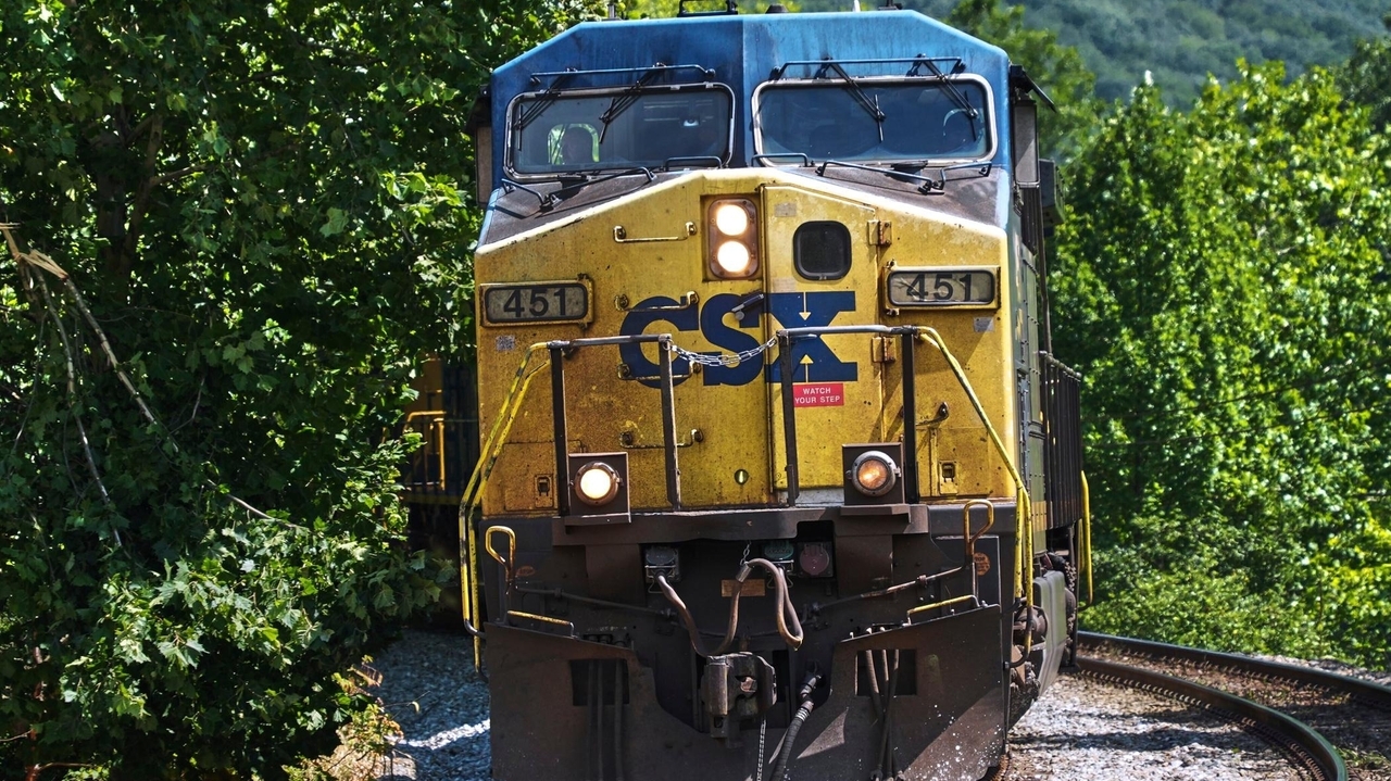CSX profit falls 22% but investors focus on the direction the new CEO ...