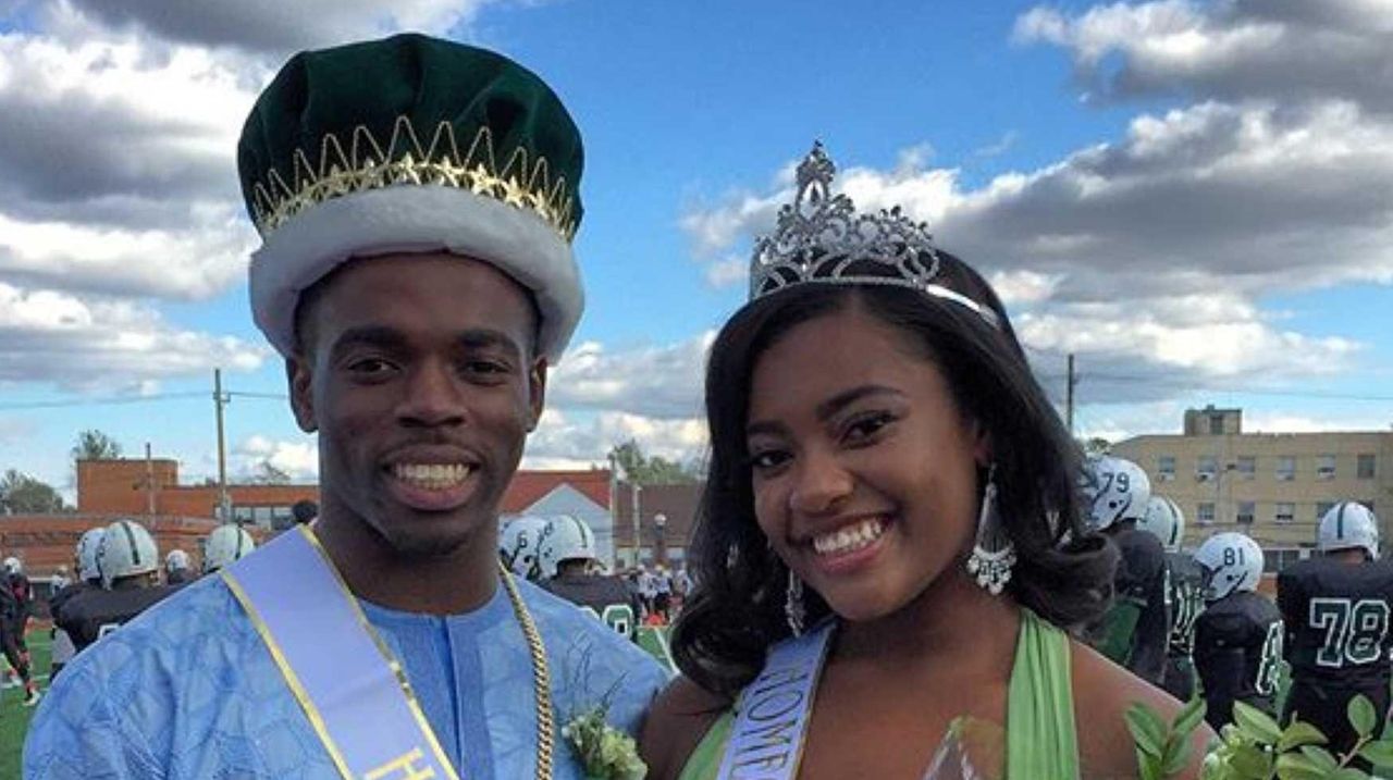Interviews decide Elmont High School’s homecoming royalty - Newsday