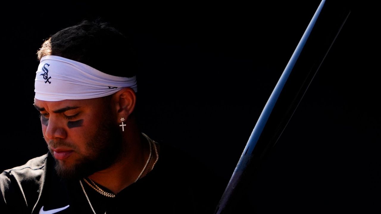 White Sox decline $25 million option on Yoán Moncada, $7.5 million ...