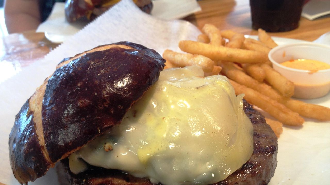 P.S. Burgers opens in Mineola - Newsday