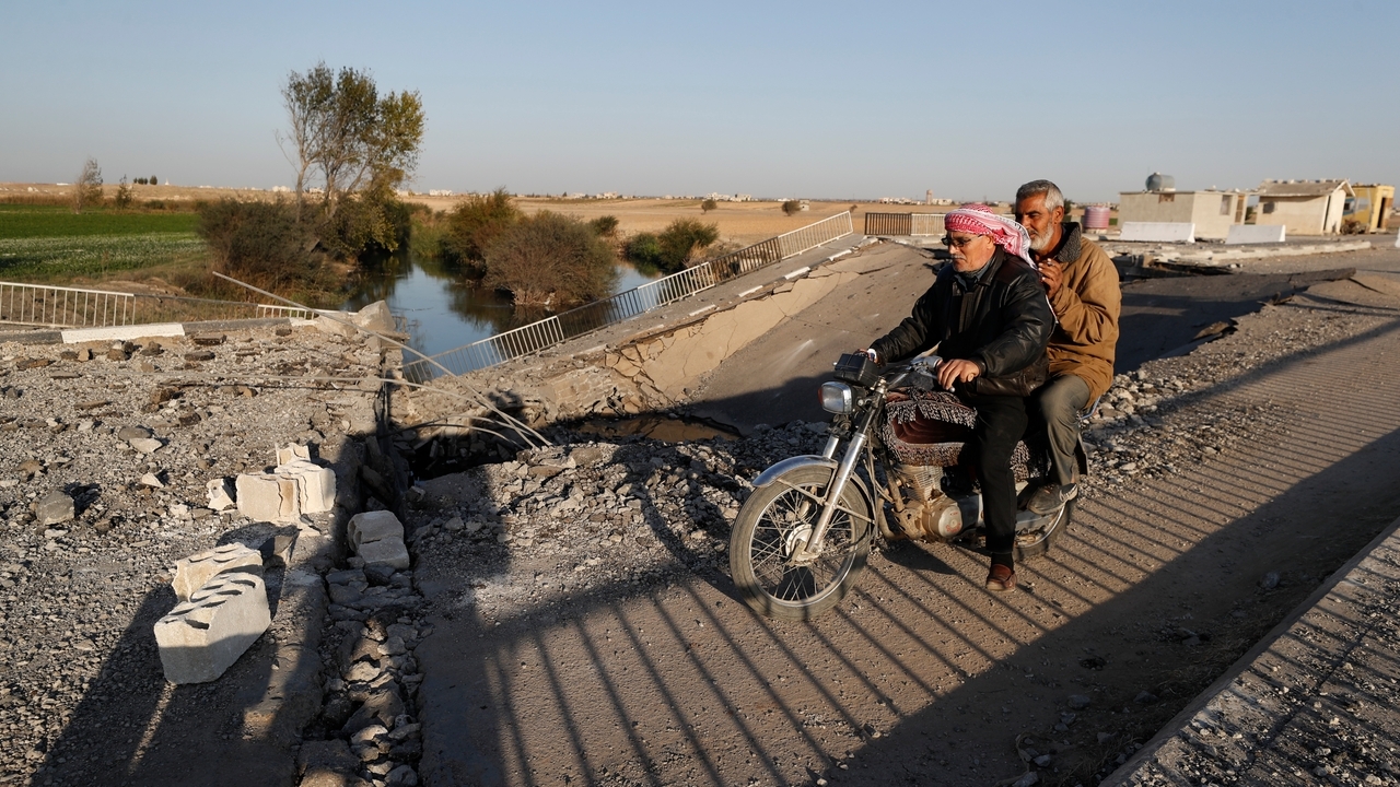 Destruction of Lebanon-Syria border crossings in Israeli airstrikes ...