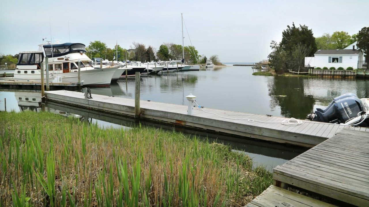 Shellfish lands on East End to reopen Wednesday - Newsday