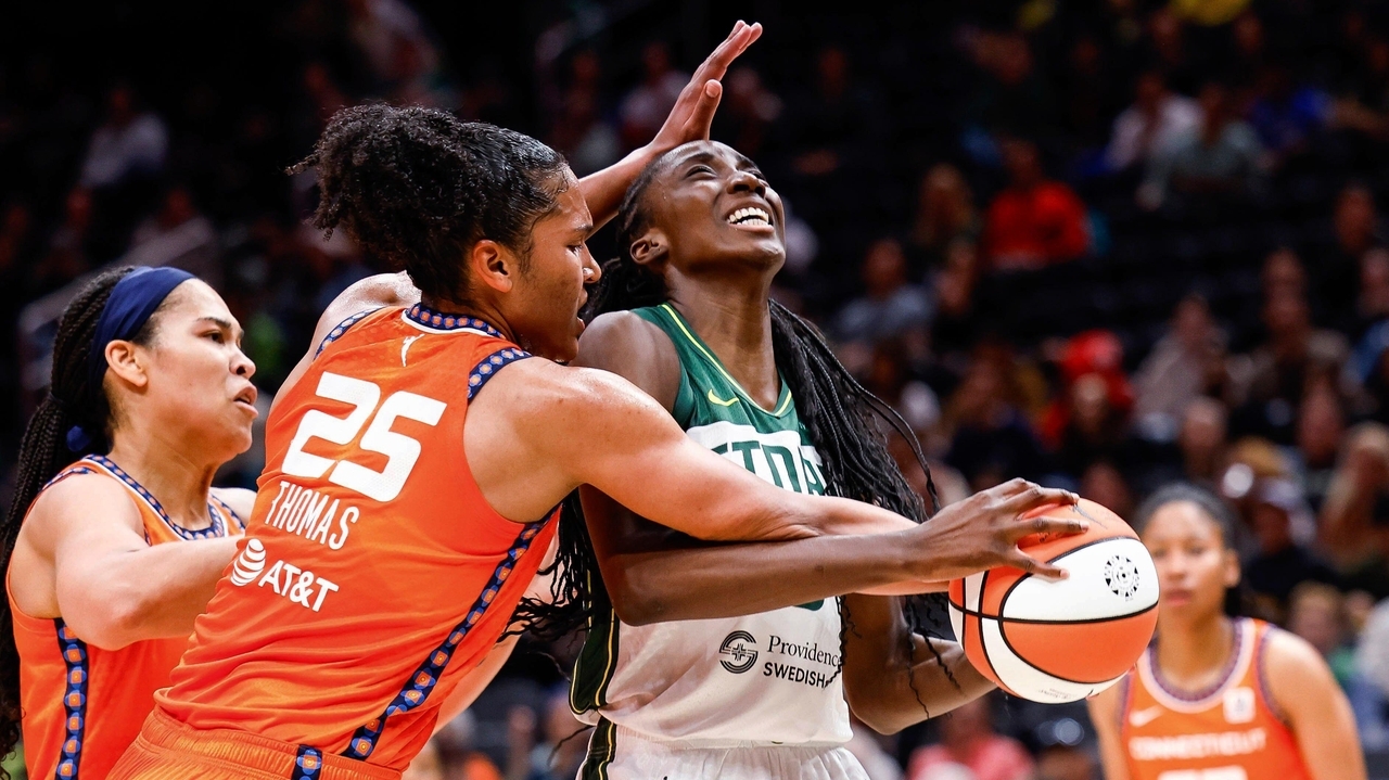 Alyssa Thomas now WNBA triple-doubles leader and has Connecticut near ...