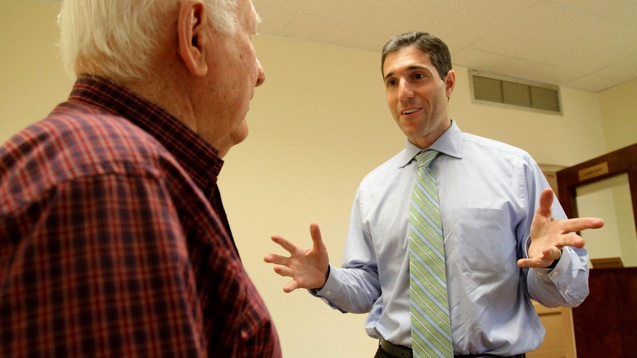 2 groups' ads boost Altschuler over Bishop - Newsday