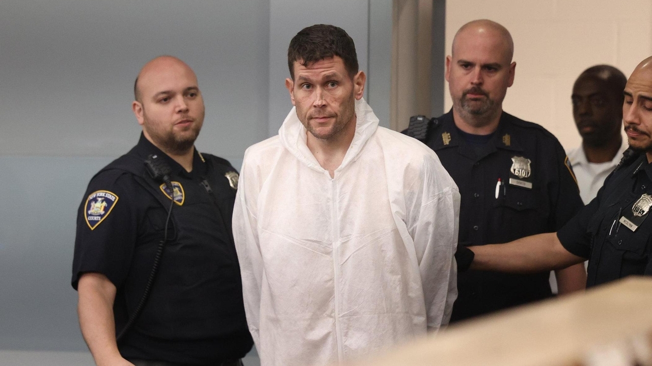 Man pleads not guilty in fatal shooting of his father - Newsday
