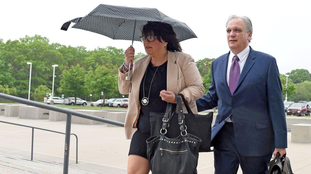 Judge sends Mangano jury back to work after 'deadlocked' note - Newsday