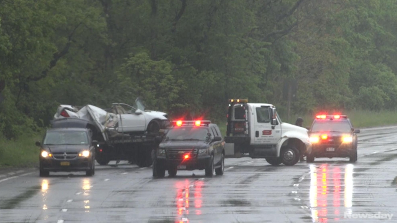 3 people killed, 1 seriously injured in crash on Northern State Parkway ...