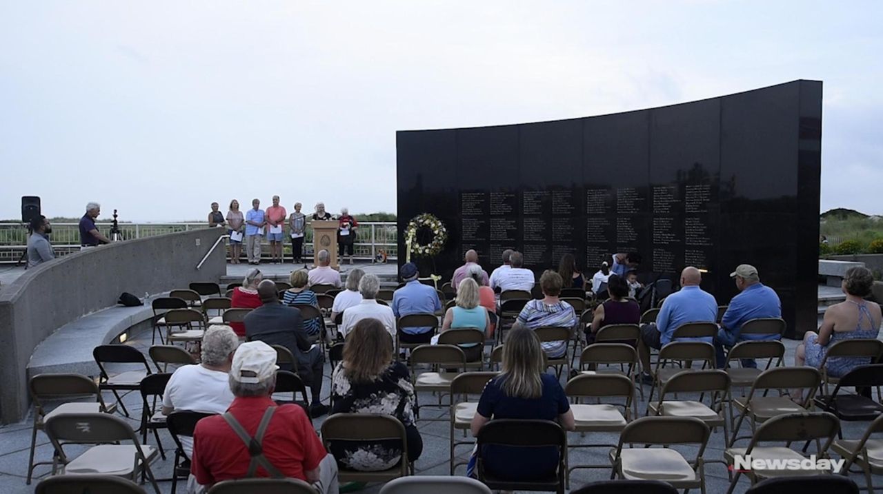 Victims of TWA Flight 800 remembered at Smith Point County Park ...