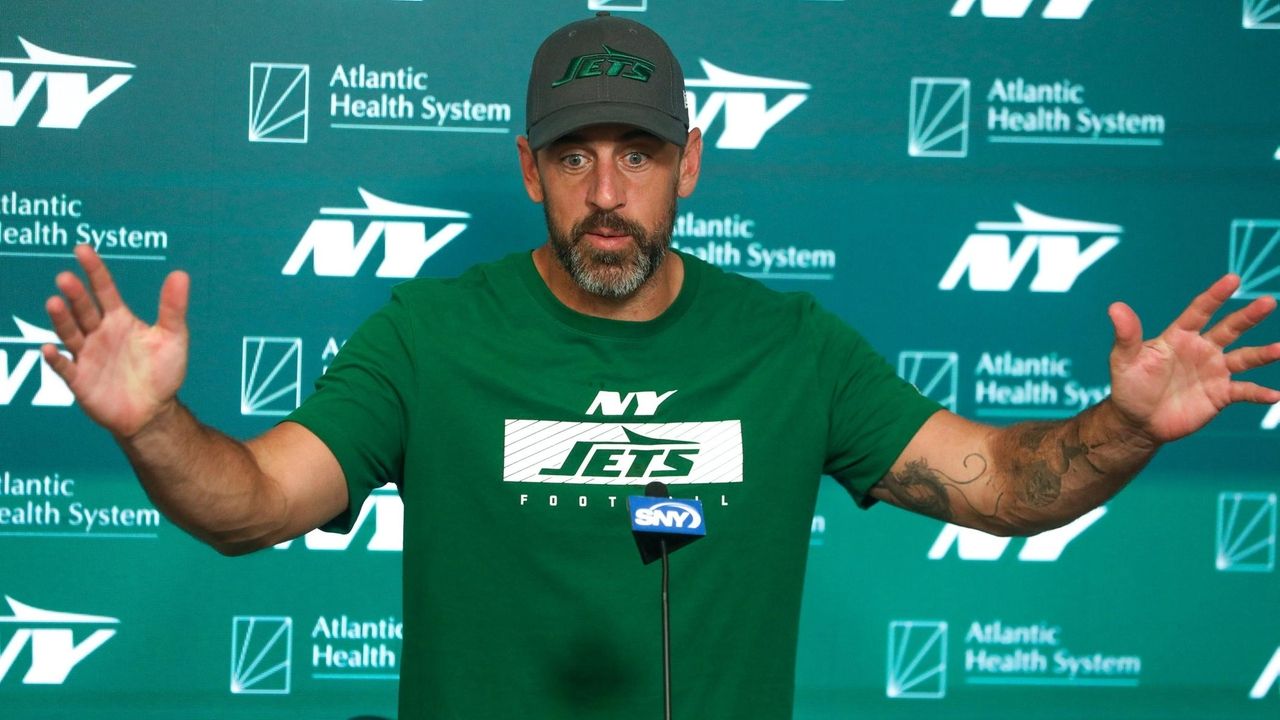 Aaron Rodgers discusses the Patriots' defense - Newsday