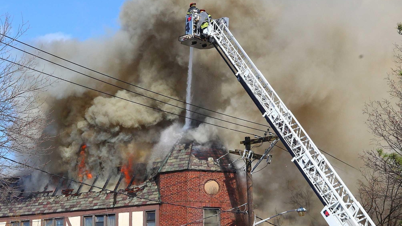 Police: Roofing contractors started Port Wash. fire - Newsday