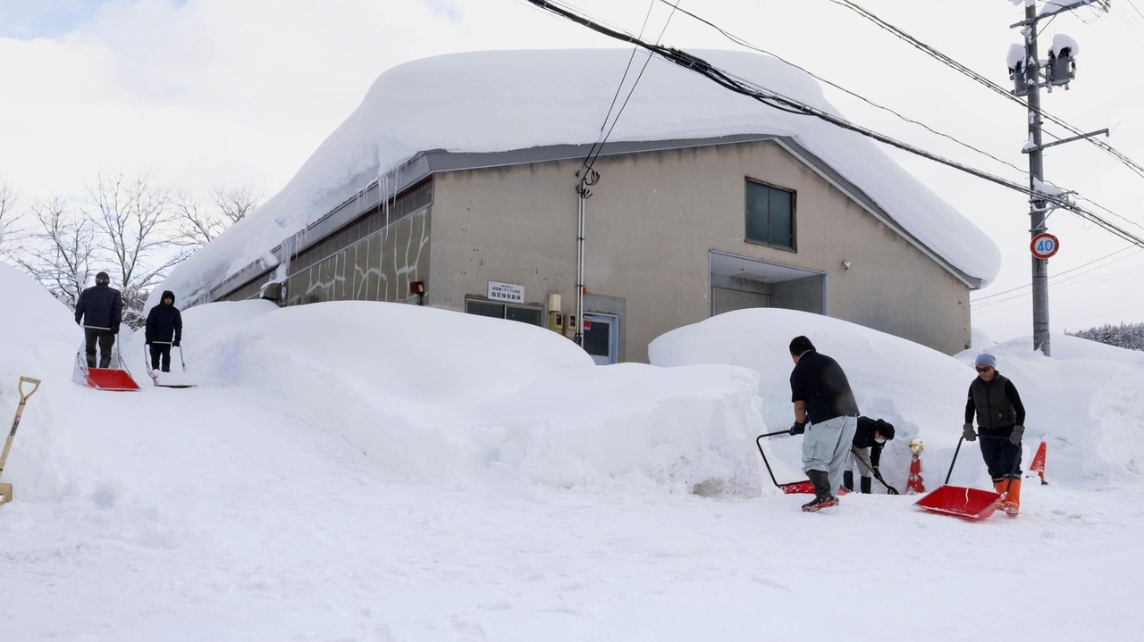 Heavy snow in northern Japan blocks roads and causes dozens of deaths ...