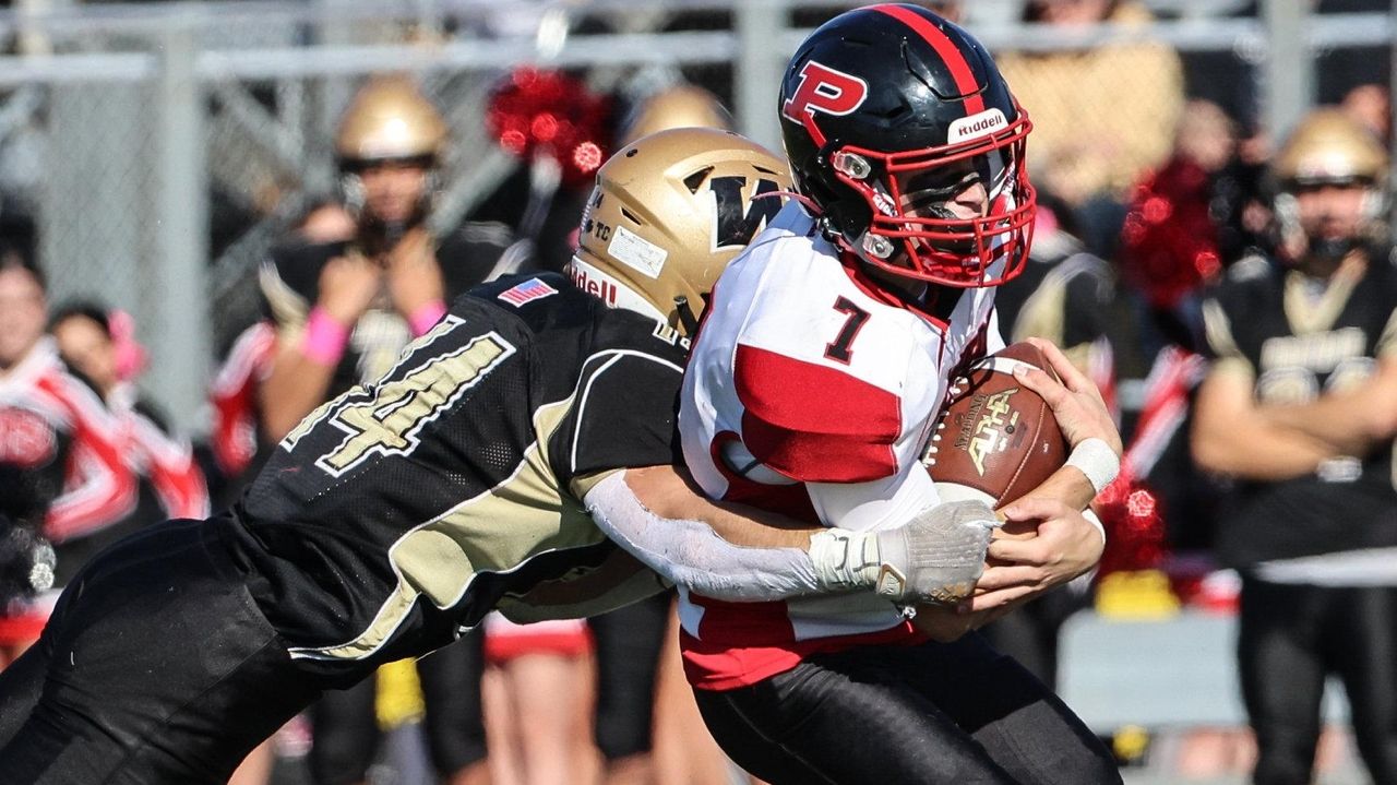 Photos: Wantagh vs. Plainedge football - Newsday