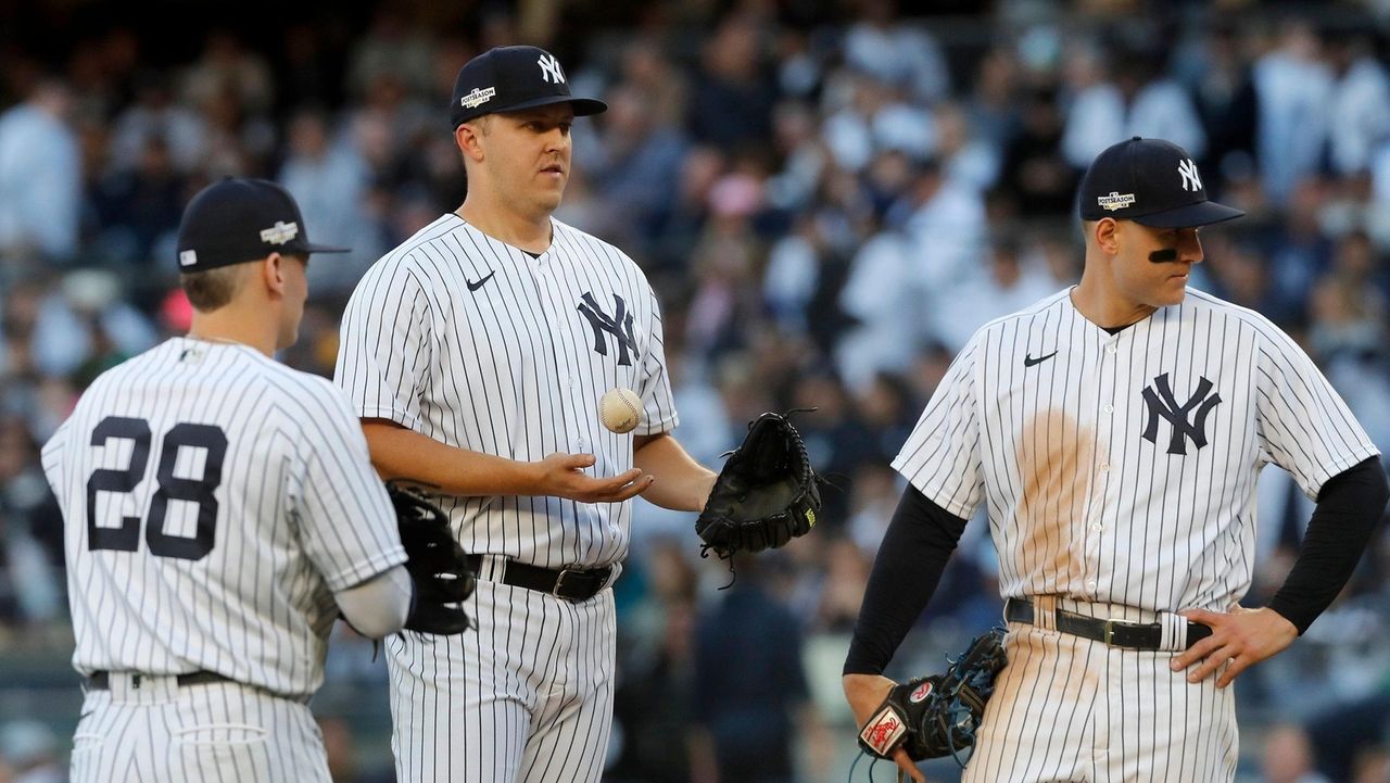 Yankees drop Game 2 vs. Guardians in 10 innings - Newsday