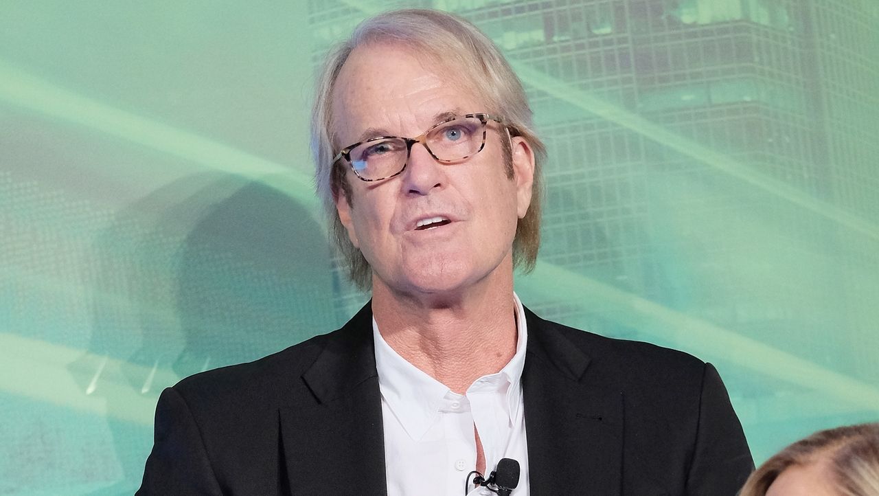 Ahead of his Long Island show, Garden City's John Tesh talks faith, his ...