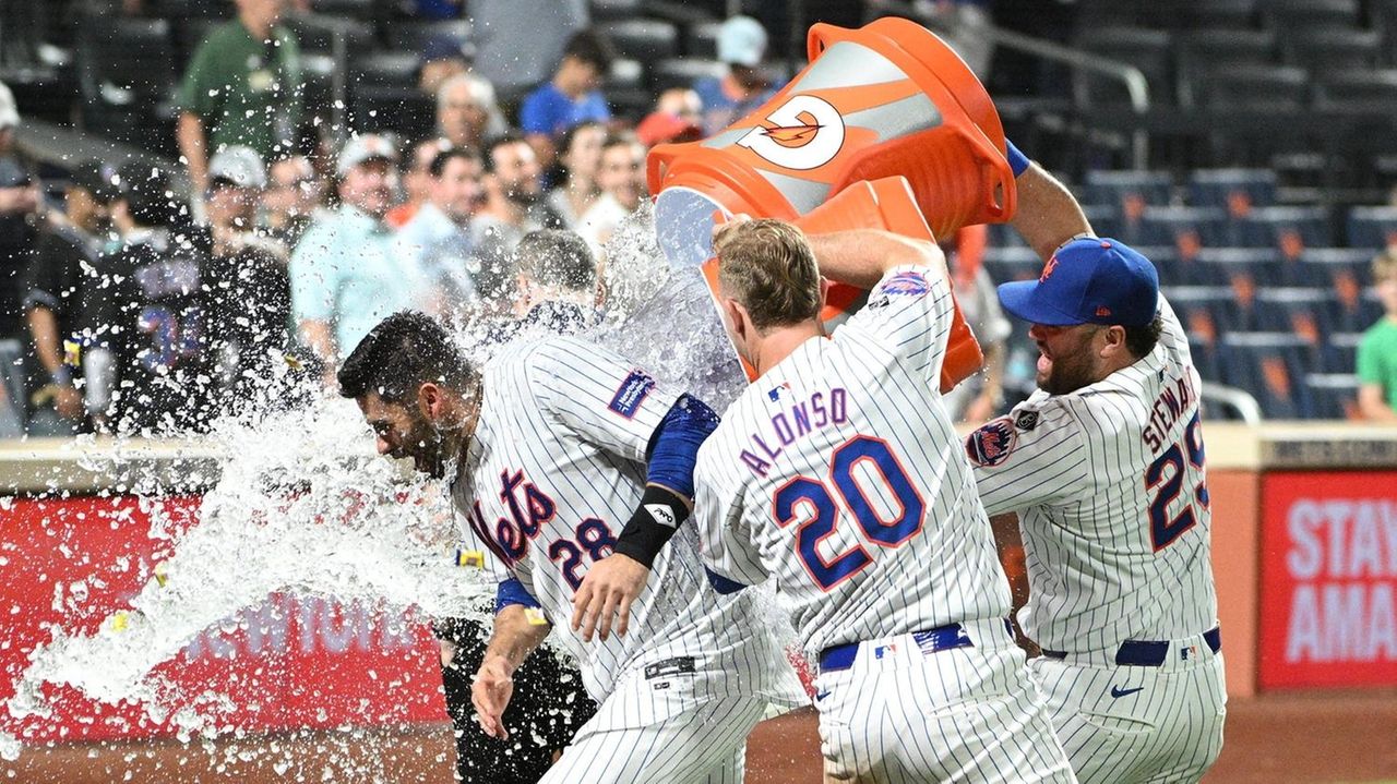 J.D. Martinez's walk-off homer gives Mets dramatic win - Newsday