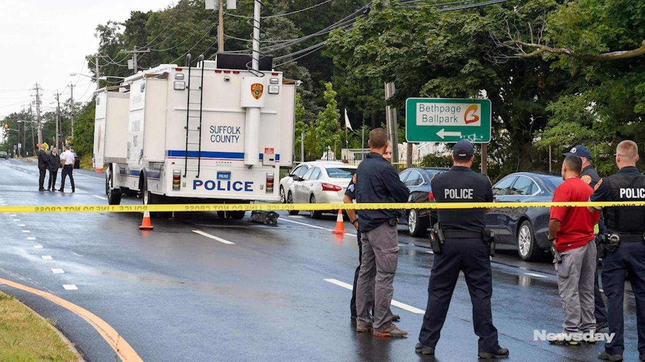 Homicide detectives investigate Central Islip shooting death, police ...