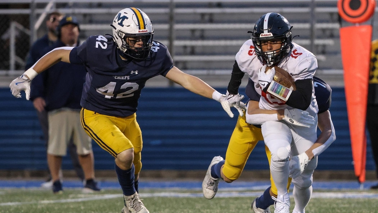 Syosset vs. Massapequa football - Newsday