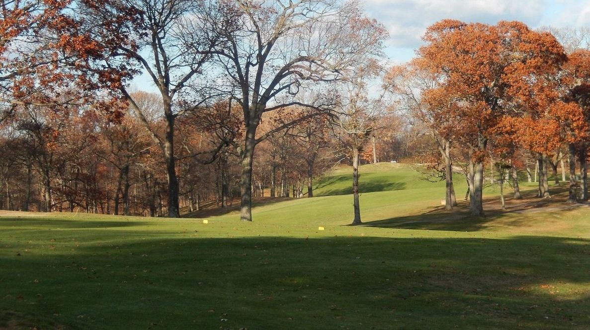 Golfer sues over fees at Smithtown Landing golf course - Newsday