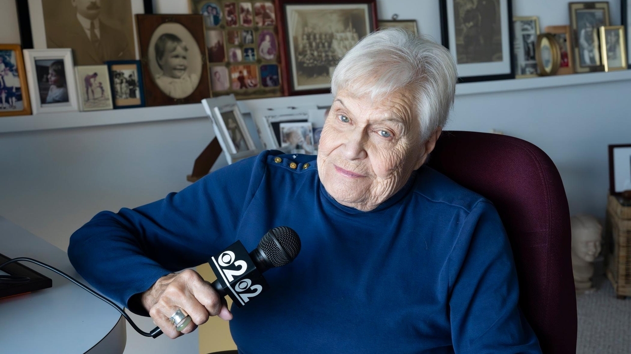 Ellen Mitchell looks back on her years as WCBS/880 AM's 'voice of Long ...