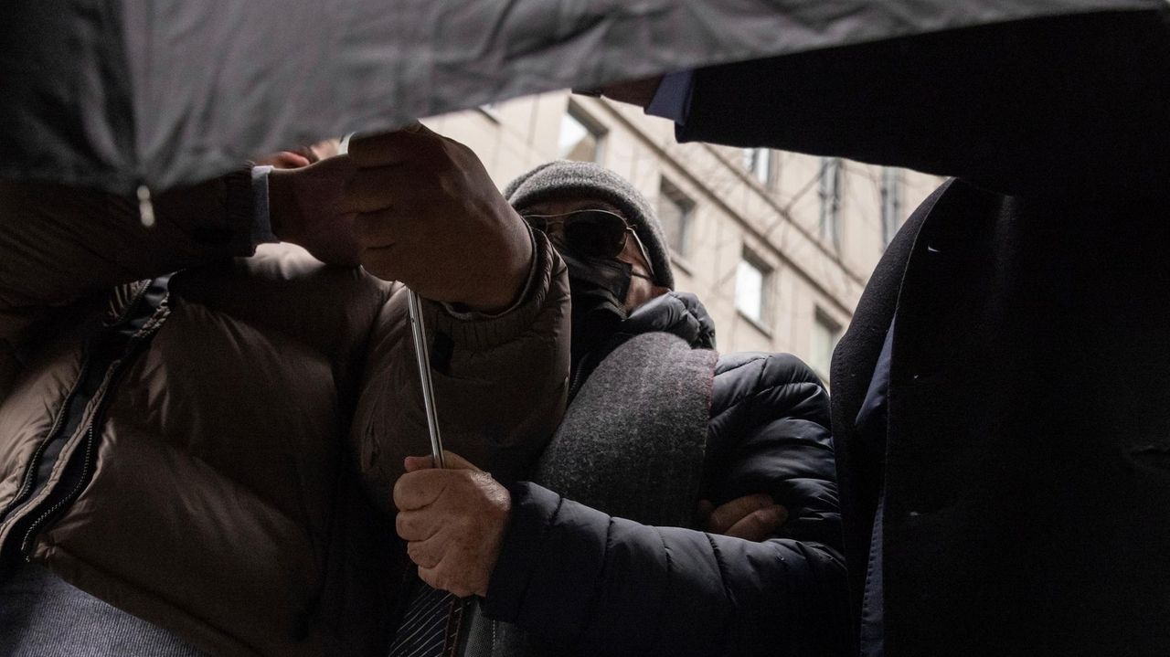 British billionaire Joe Lewis pleads guilty in insider trading case - Newsday