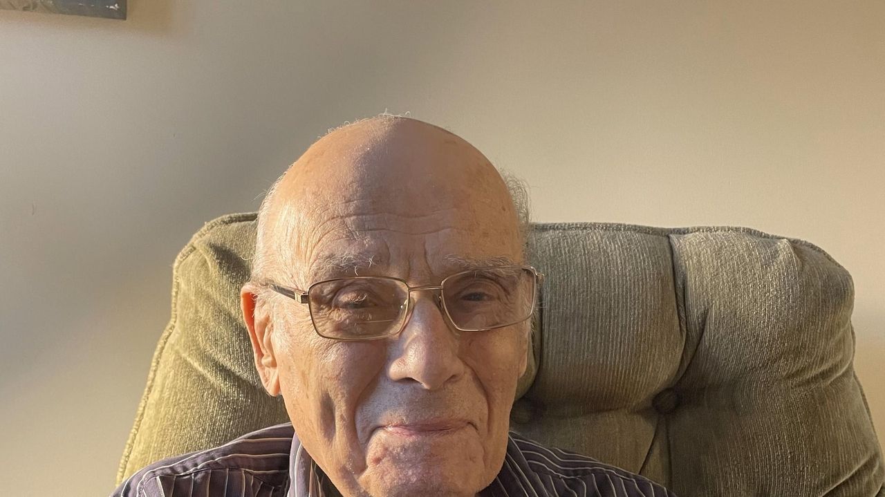 Centenarian: Lester Parver of Plainview - Newsday