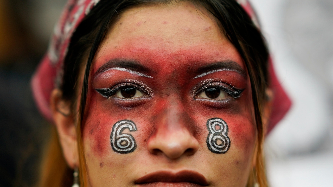 Generations of students remember 1968 massacre in march through Mexico ...