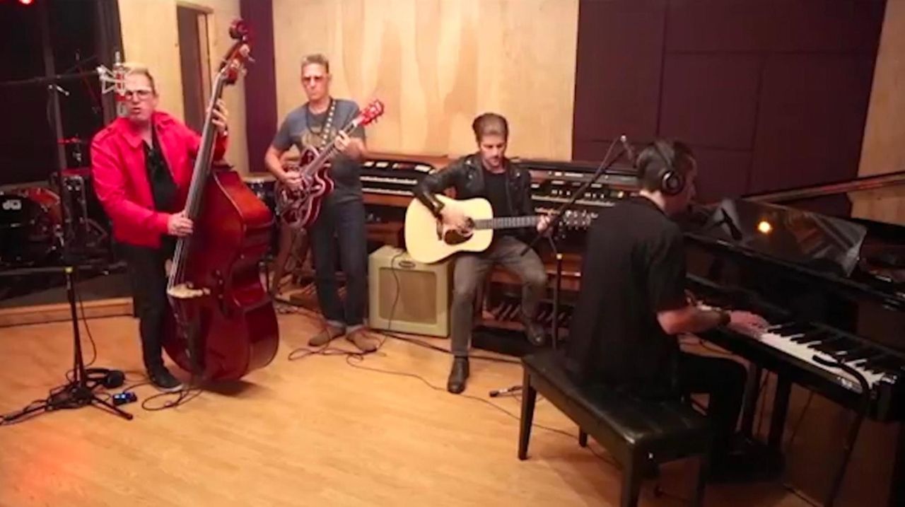 Fast Chat with Stray Cat bassist ﻿Lee Rocker - Newsday