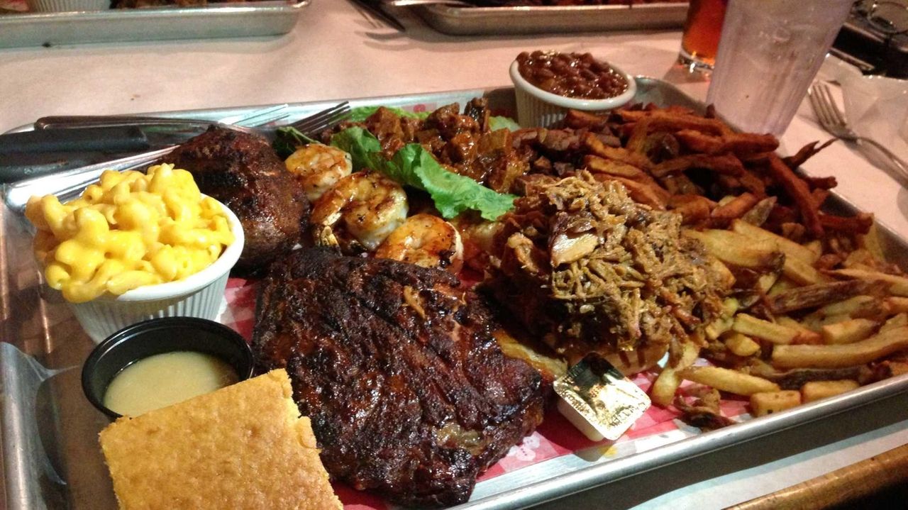 On 'cue at Bobbique in Patchogue - Newsday