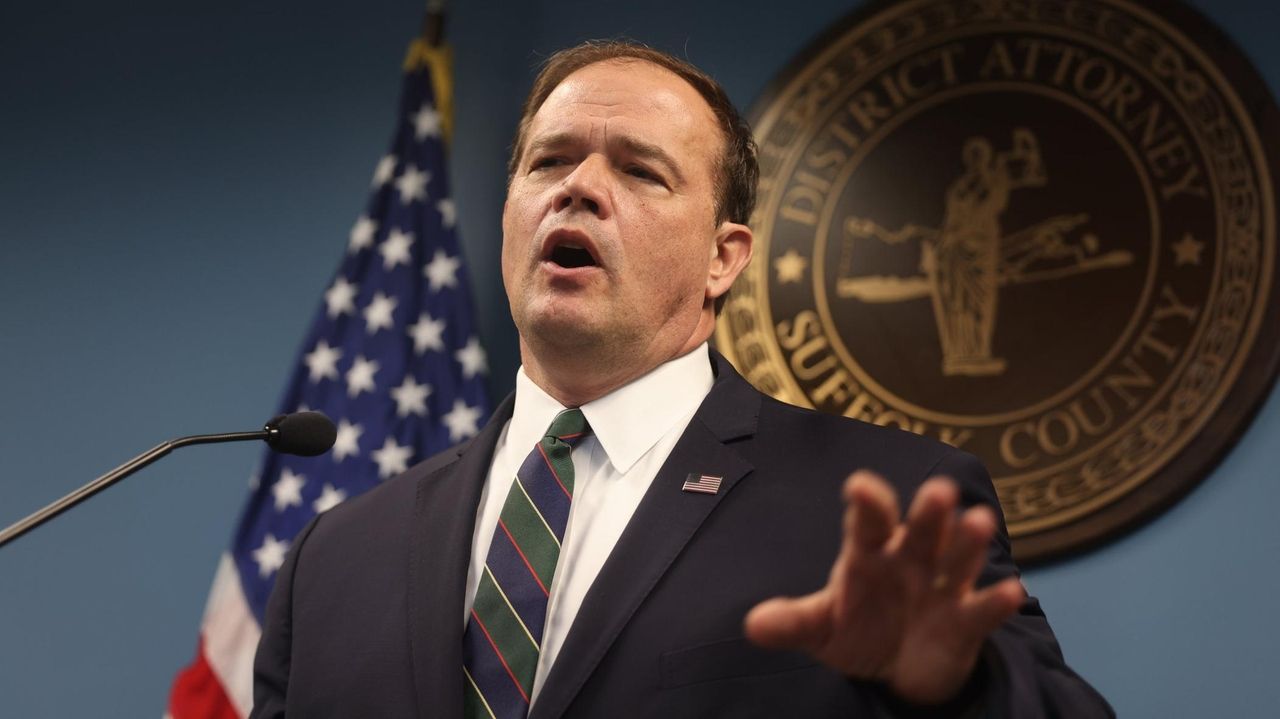 Elizabeth Motti, of Farmingville, charged with stealing $440,000 from parents to gamble at Jake ...